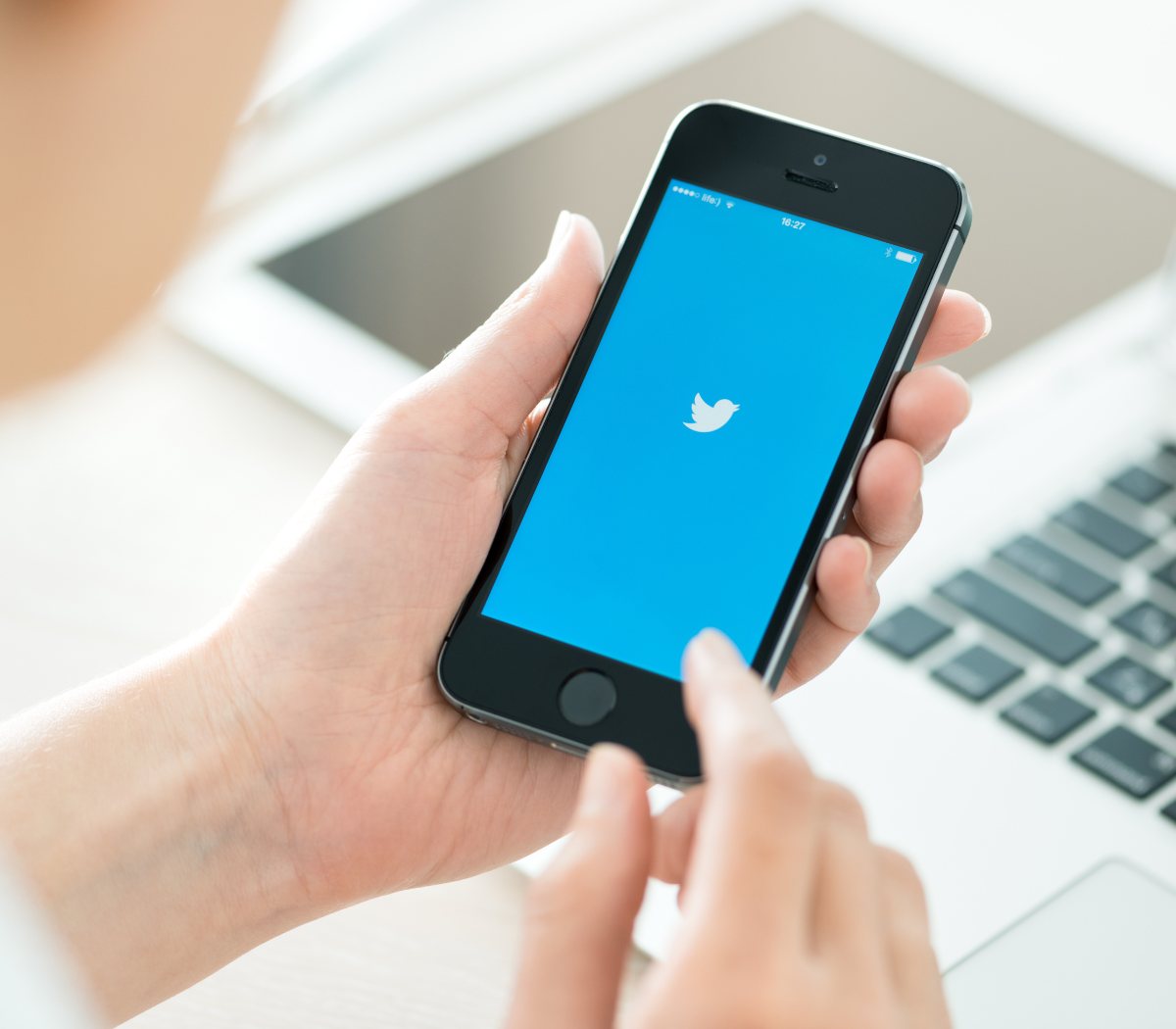 Twitter for Small Businesses: 9 Marketing Tips to Try - Podium